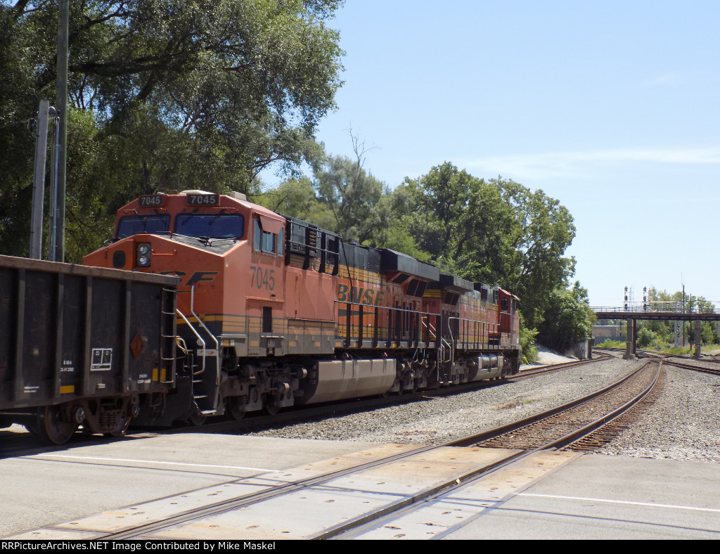 BNSF 4976